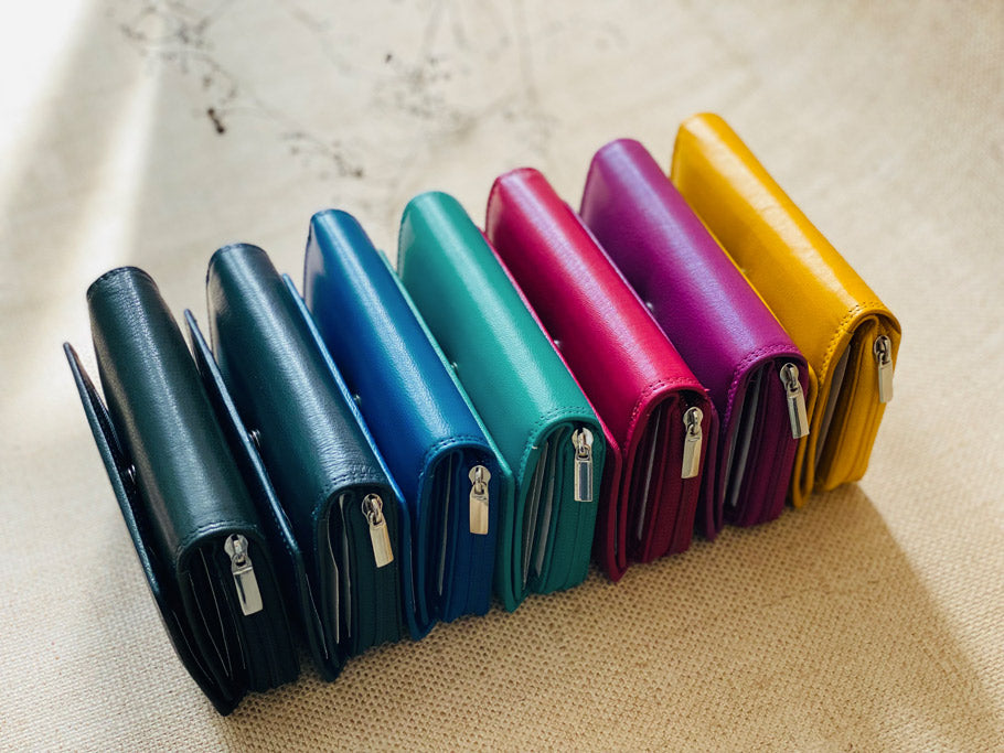 Women's wallet set leather with RFID NFC scanning protection ...